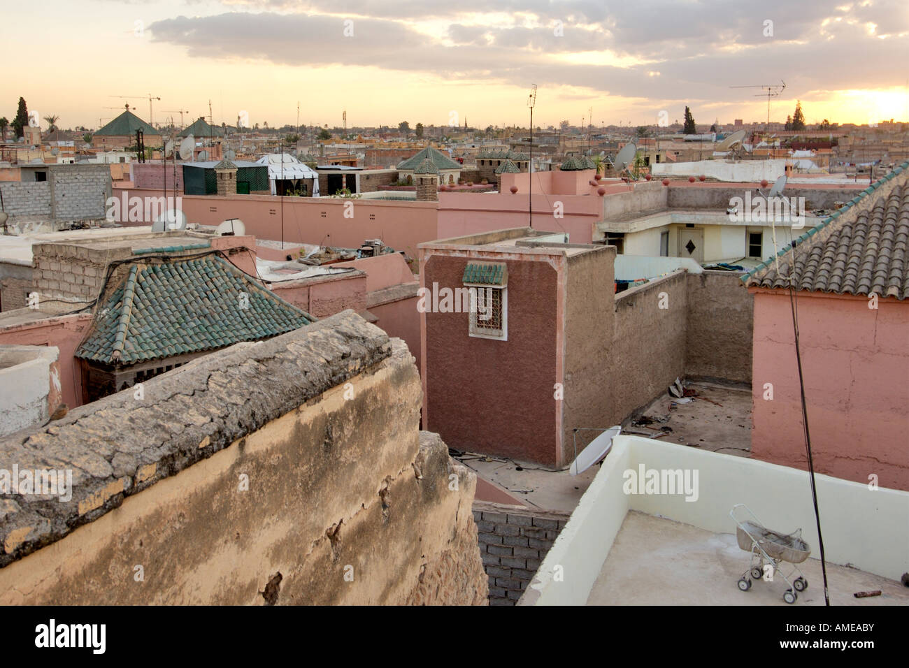 View rooftops marrakesh skyline hi-res stock photography and images - Alamy