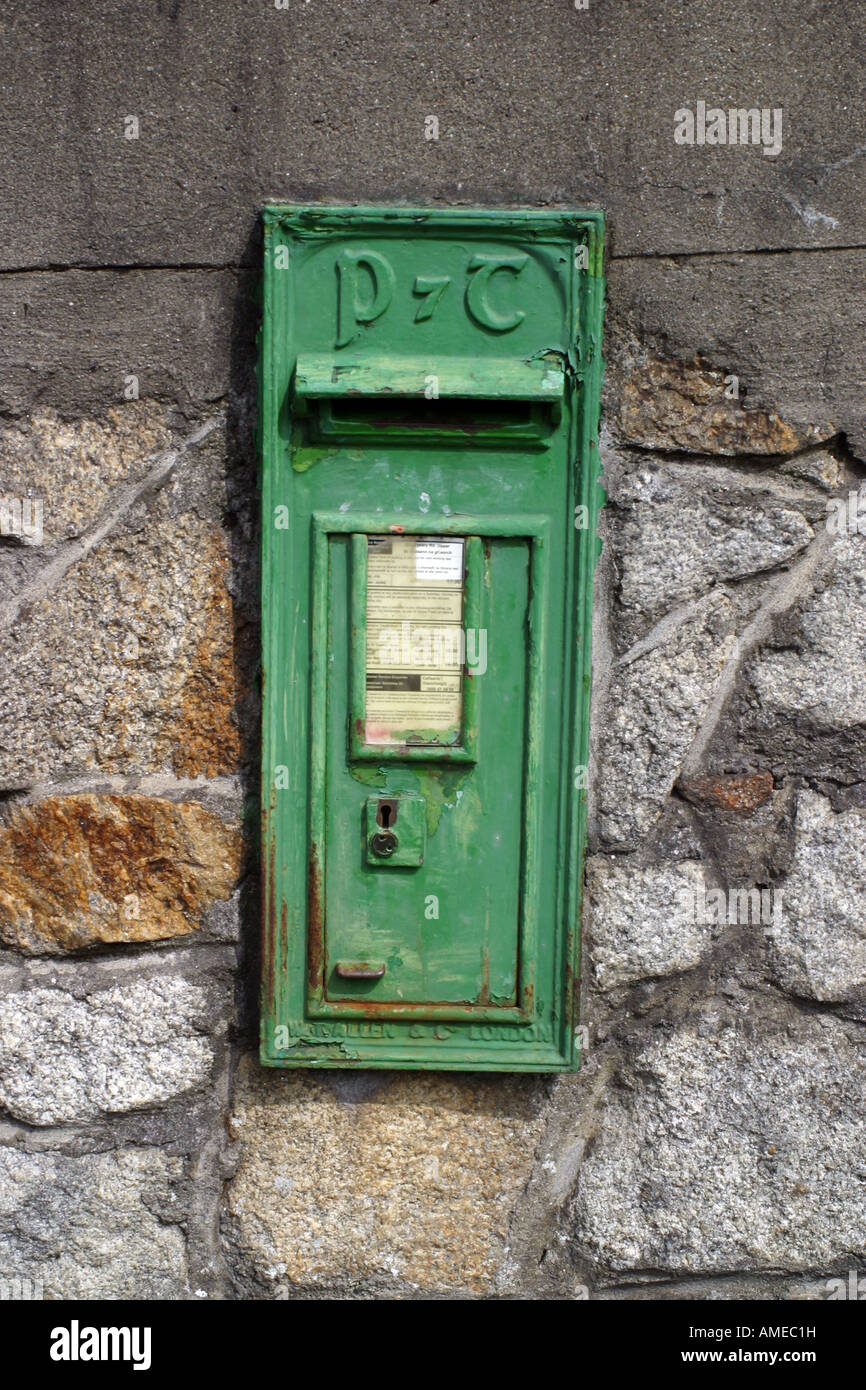 Traditional irish post box hi-res stock photography and images - Alamy