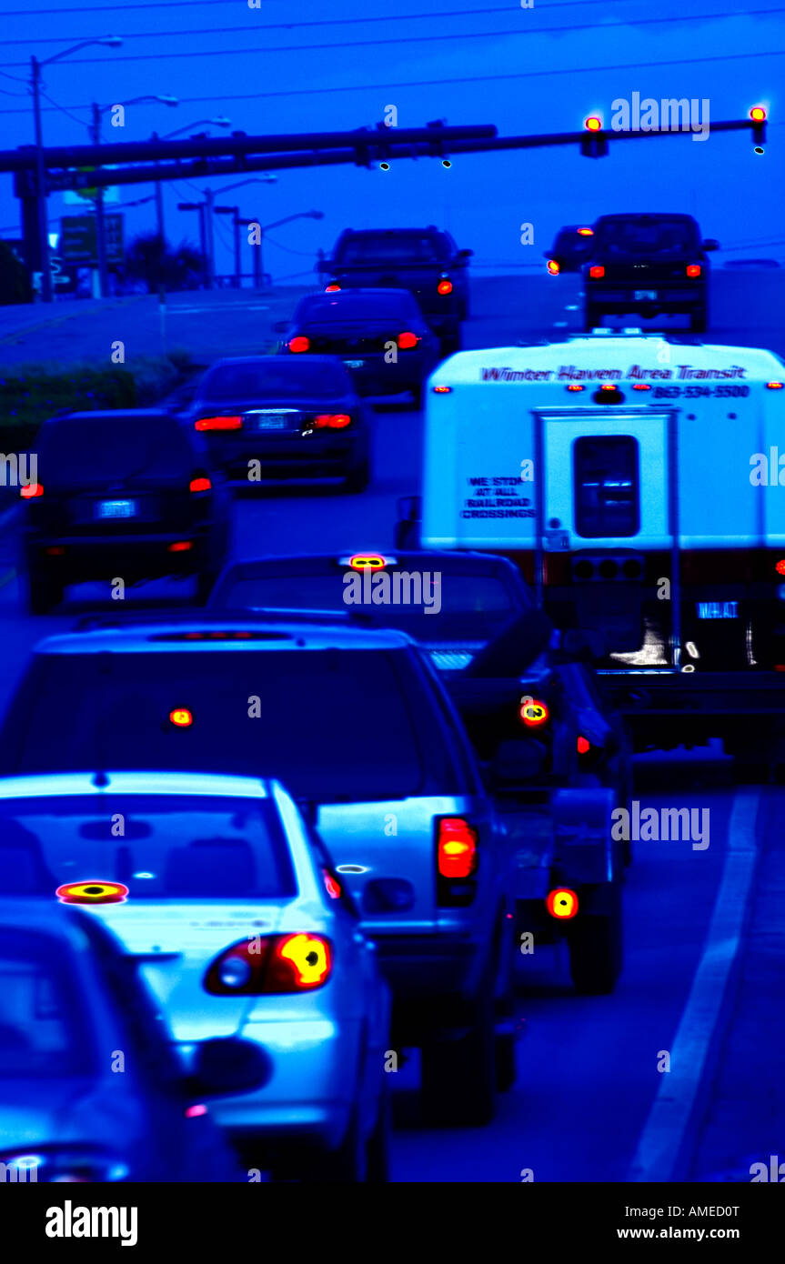 car traffic at night Stock Photo - Alamy