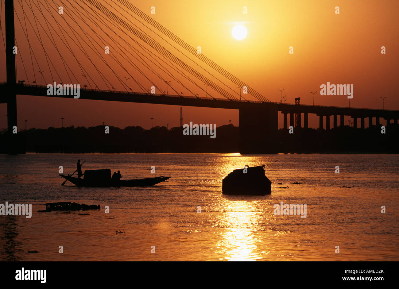 Vidyasagar Setu Bridge at sunset in Calcutta, India Stock Photo - Alamy