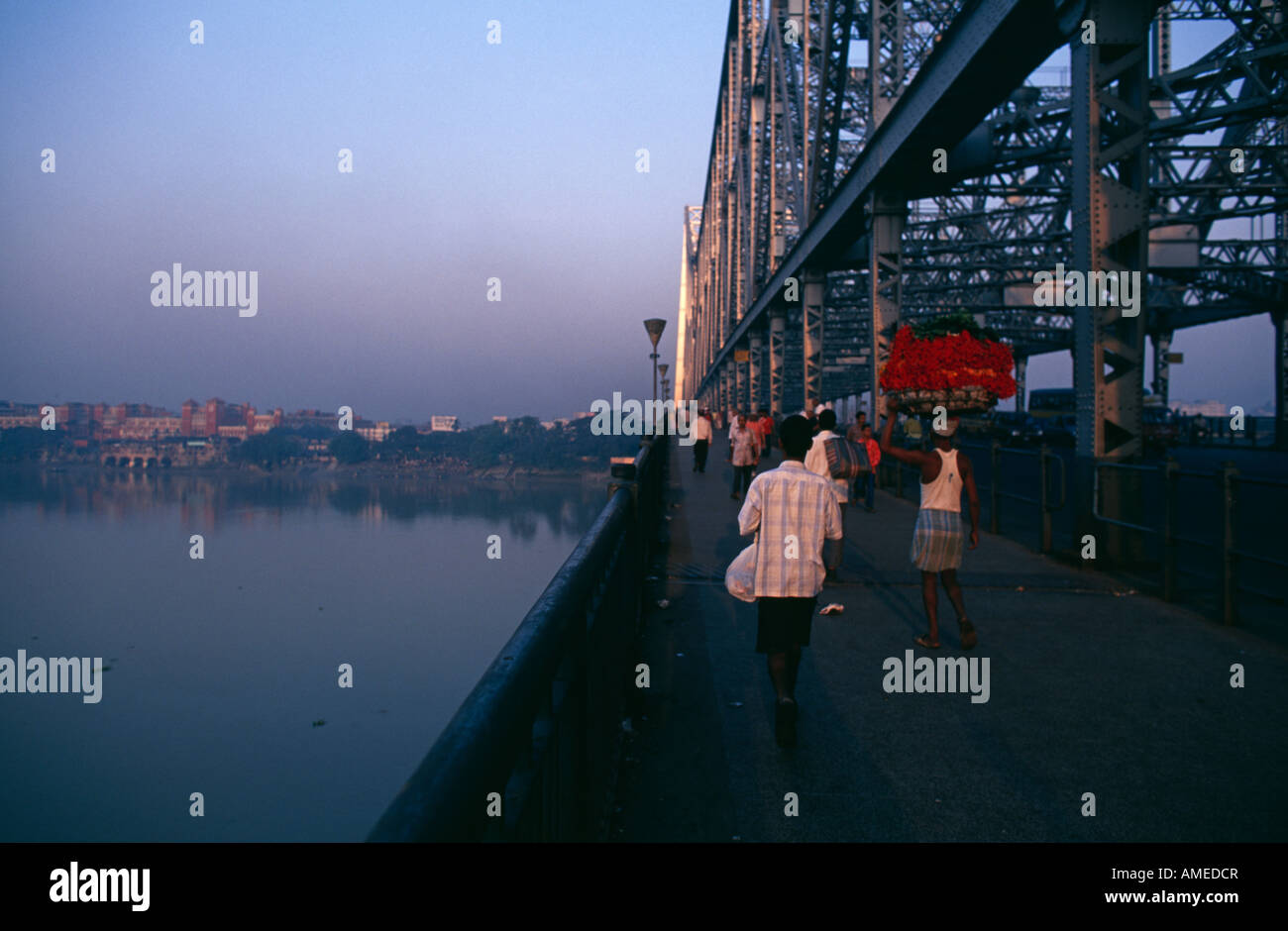 Haora bridge hi-res stock photography and images - Alamy