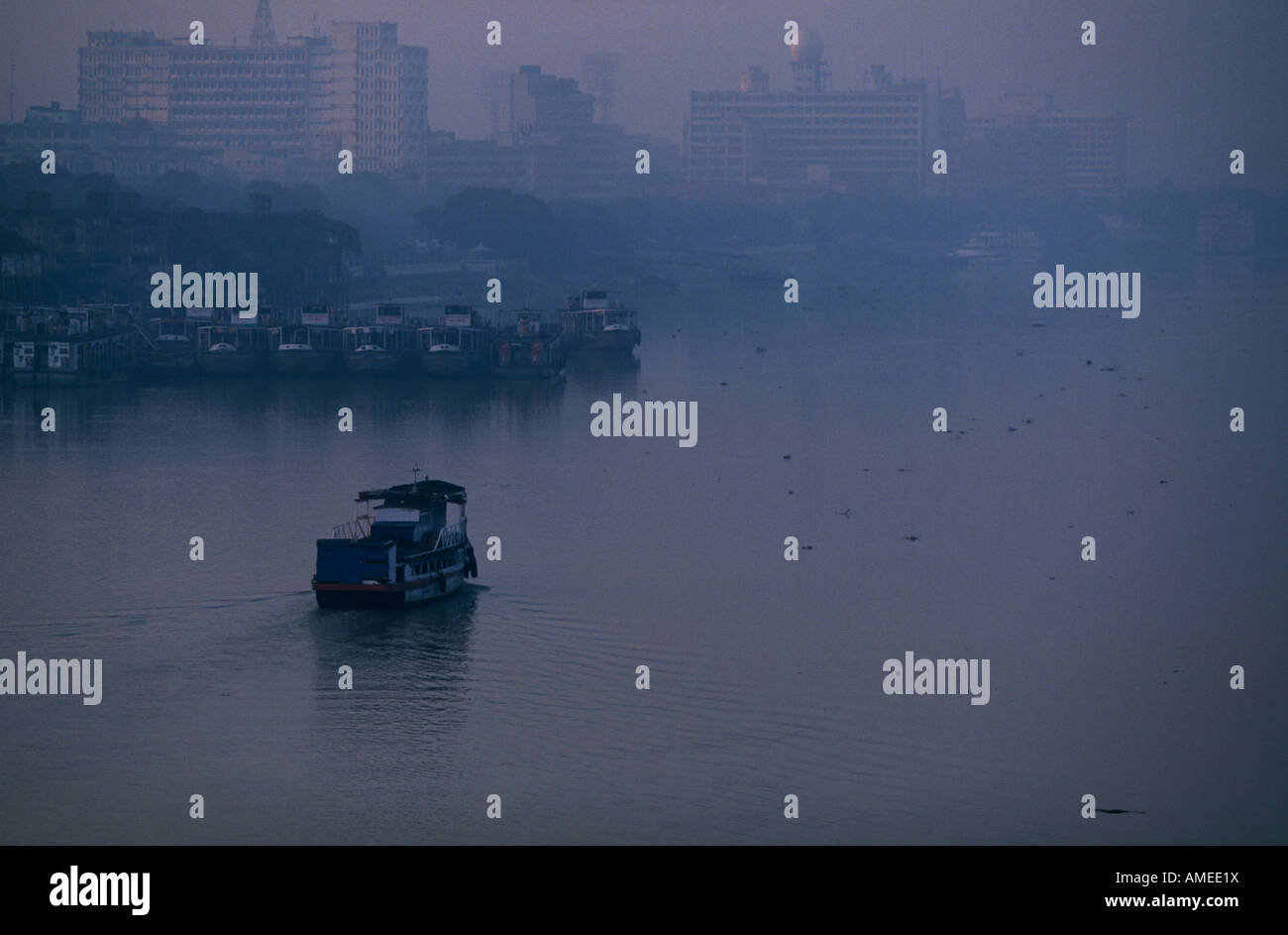 Hugli river kolkata hi-res stock photography and images - Alamy