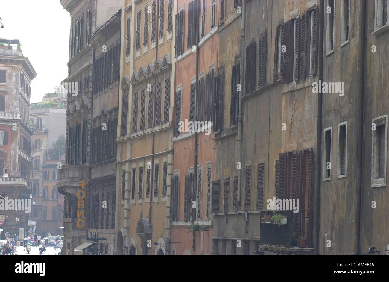 Street view rome italy hi-res stock photography and images - Alamy