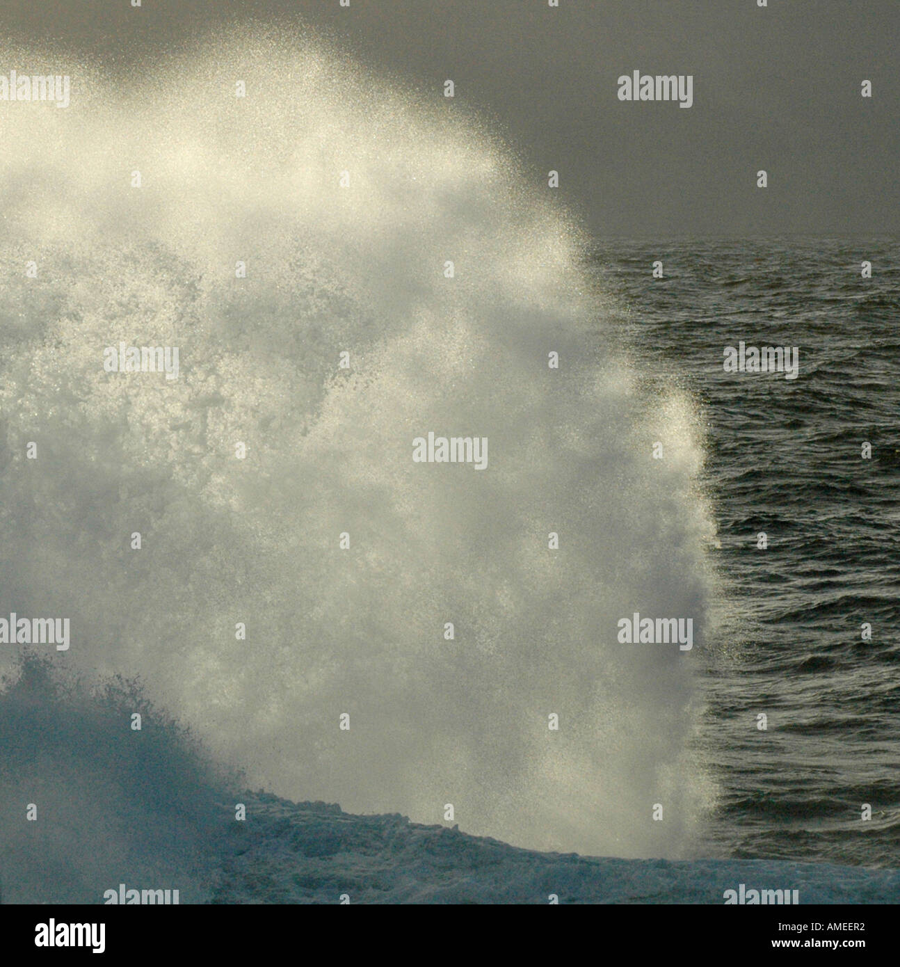 Ships bow wave hi-res stock photography and images - Alamy