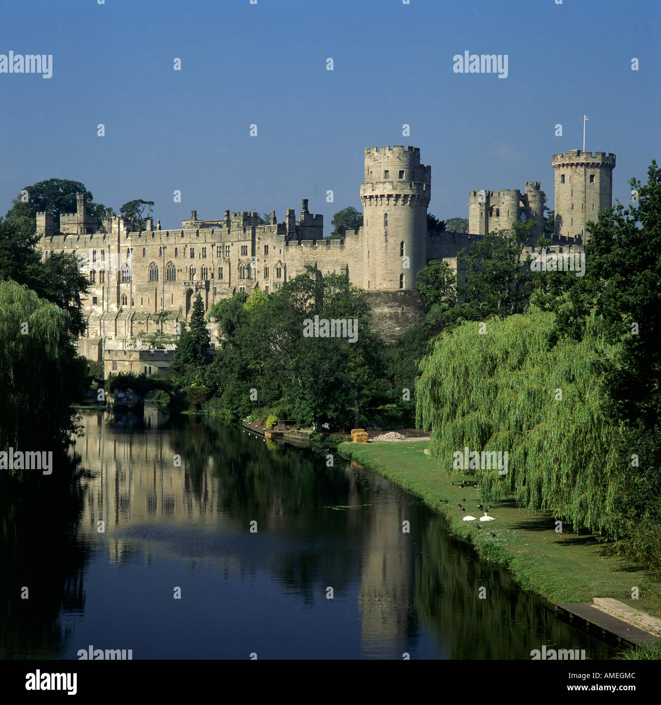 Warwick castle medieval fort hi-res stock photography and images - Alamy