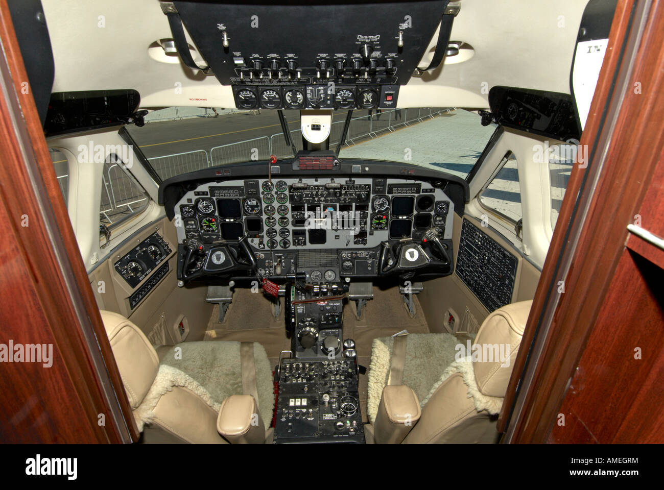 Beechcraft 1900 hi-res stock photography and images - Alamy