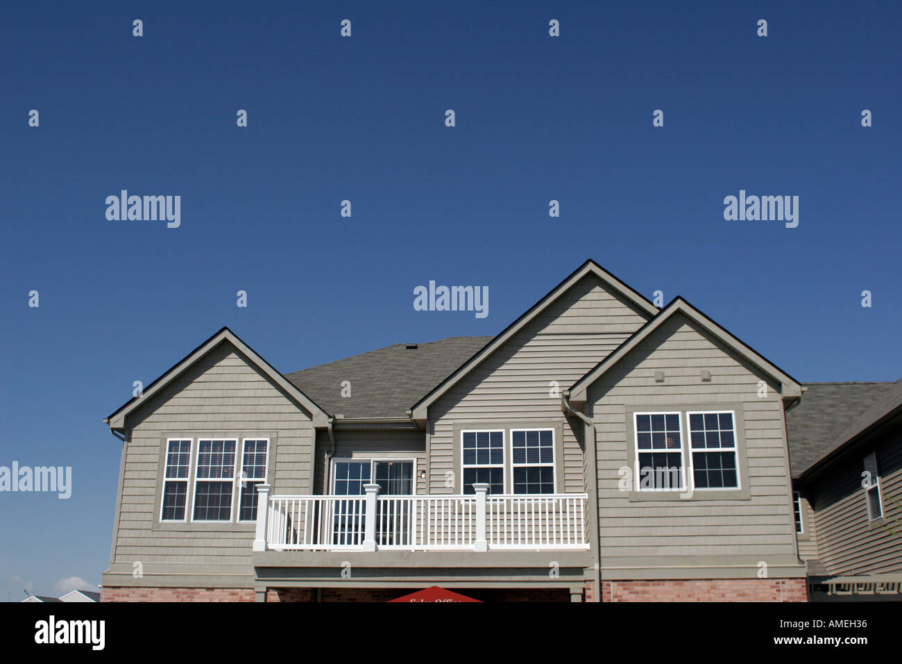 omaha nebraska exterior building blue sky clouds Stock Photo - Alamy