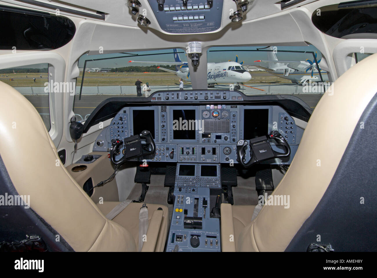 Beechcraft Premier 1A Cockpit Farnborough Air Show 2006 Stock Photo - Alamy