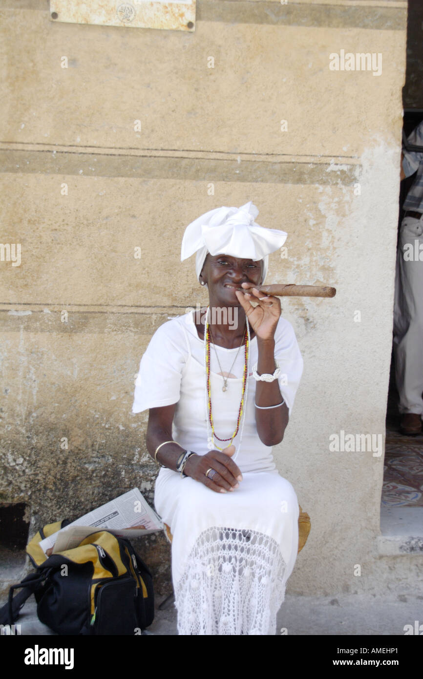 Big cigar hi-res stock photography and images - Alamy