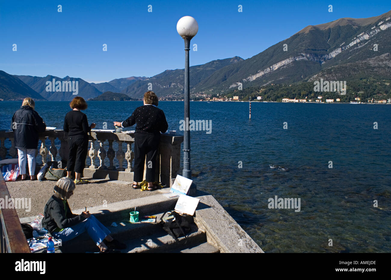 Art class painter at Bellagio on Lake Como Italy Stock Photo - Alamy