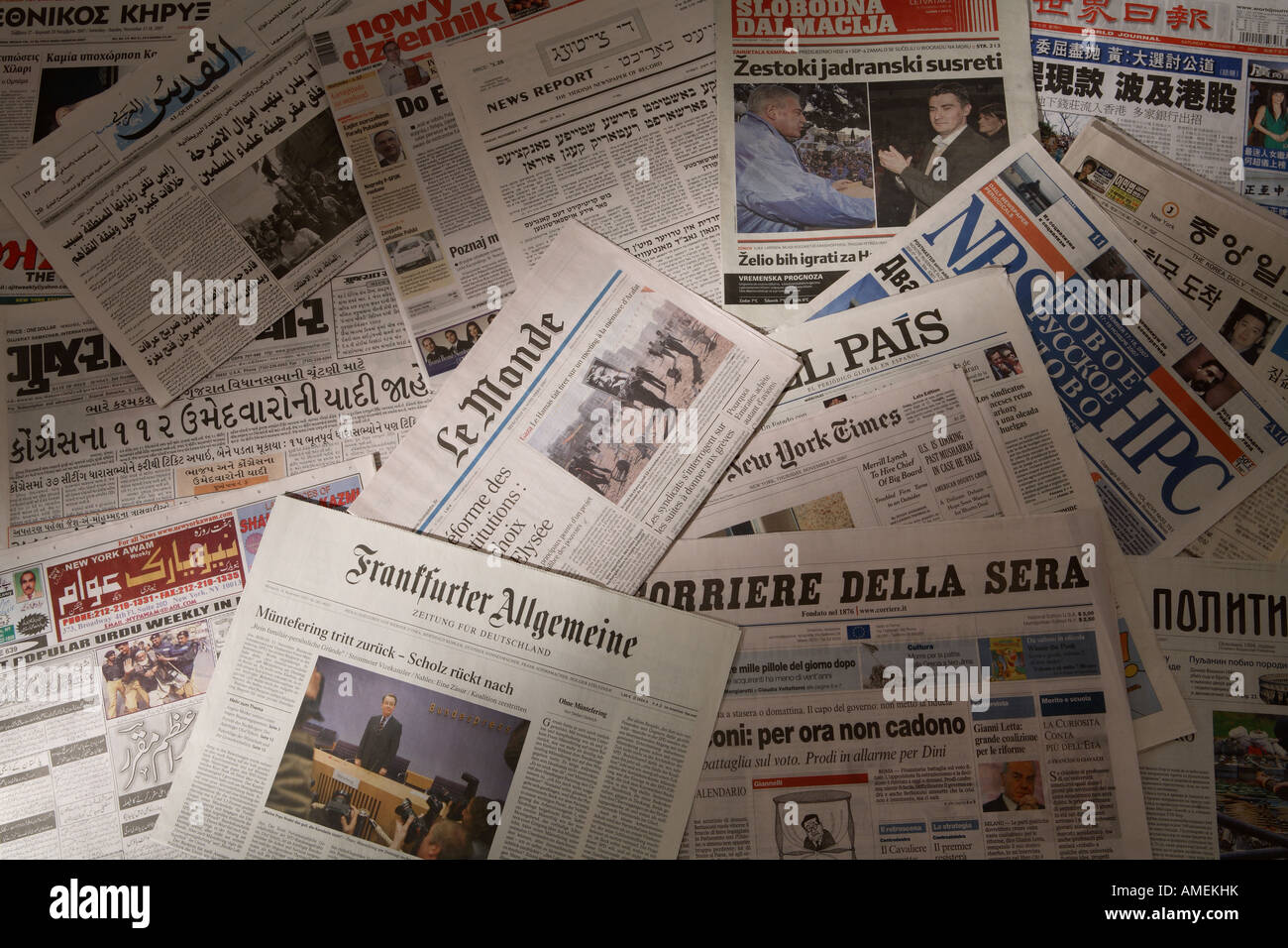 Urdu language newspaper hi-res stock photography and images - Alamy