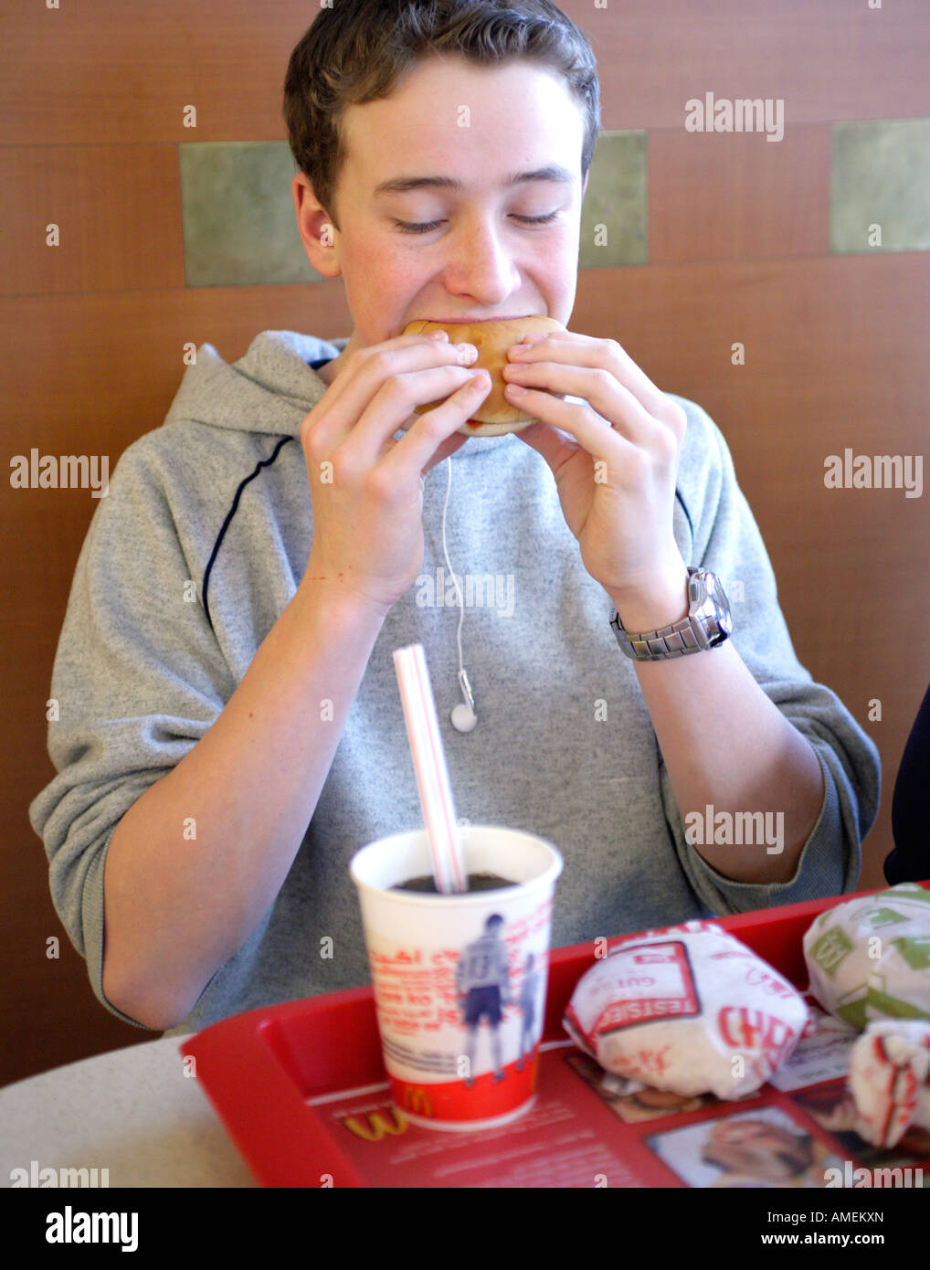 Eating mcdonalds kids hi-res stock photography and images - Alamy