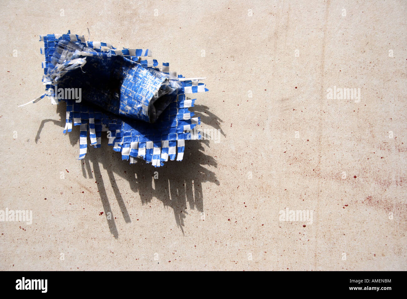 Criss cut hi-res stock photography and images - Alamy