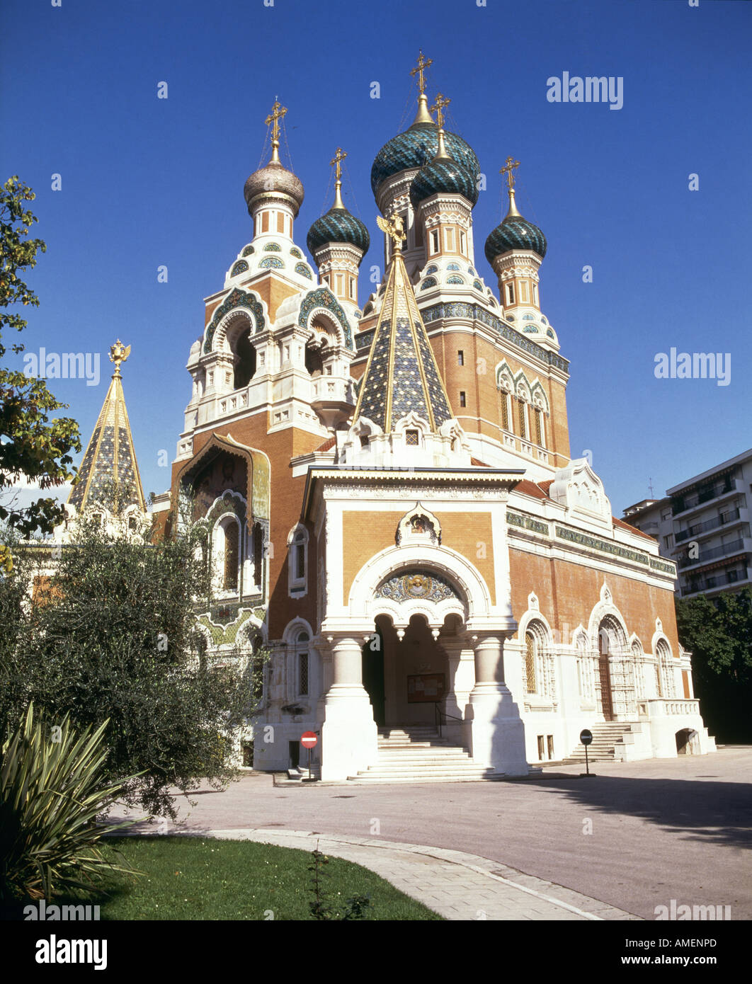 Cathedrale russe russian cathedral in hi-res stock photography and ...