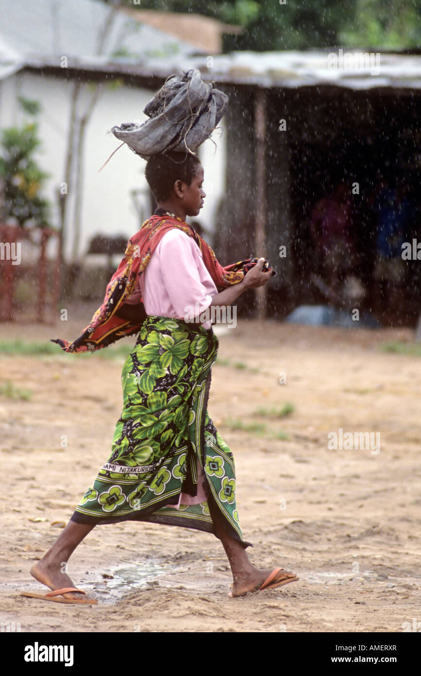 Girl shopping Mariakani near Mombassa Kenya Africa Stock Photo - Alamy