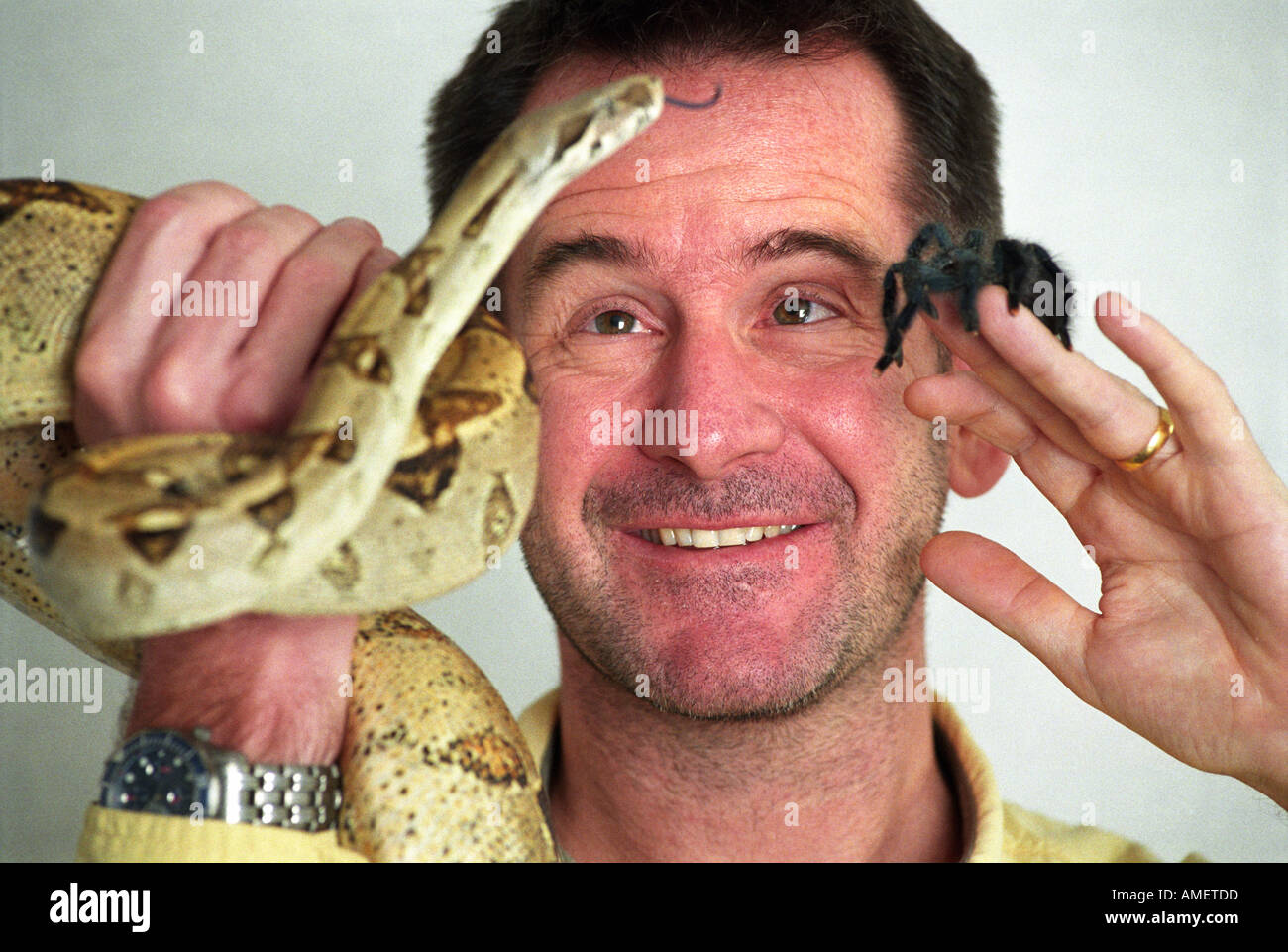 NIGEL MARVEN WHO PRESENTS THE ITV PROGRAMME GIANTS PICTURED WITH A PINK ...