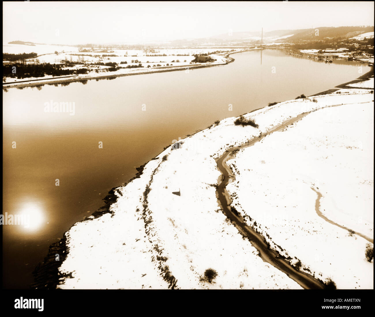The River Medway in winter looking upriver from Rochester Stock Photo ...