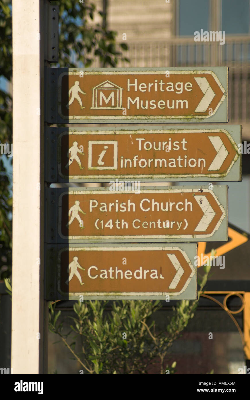 Tourist signs - Arundel, West Sussex Stock Photo - Alamy