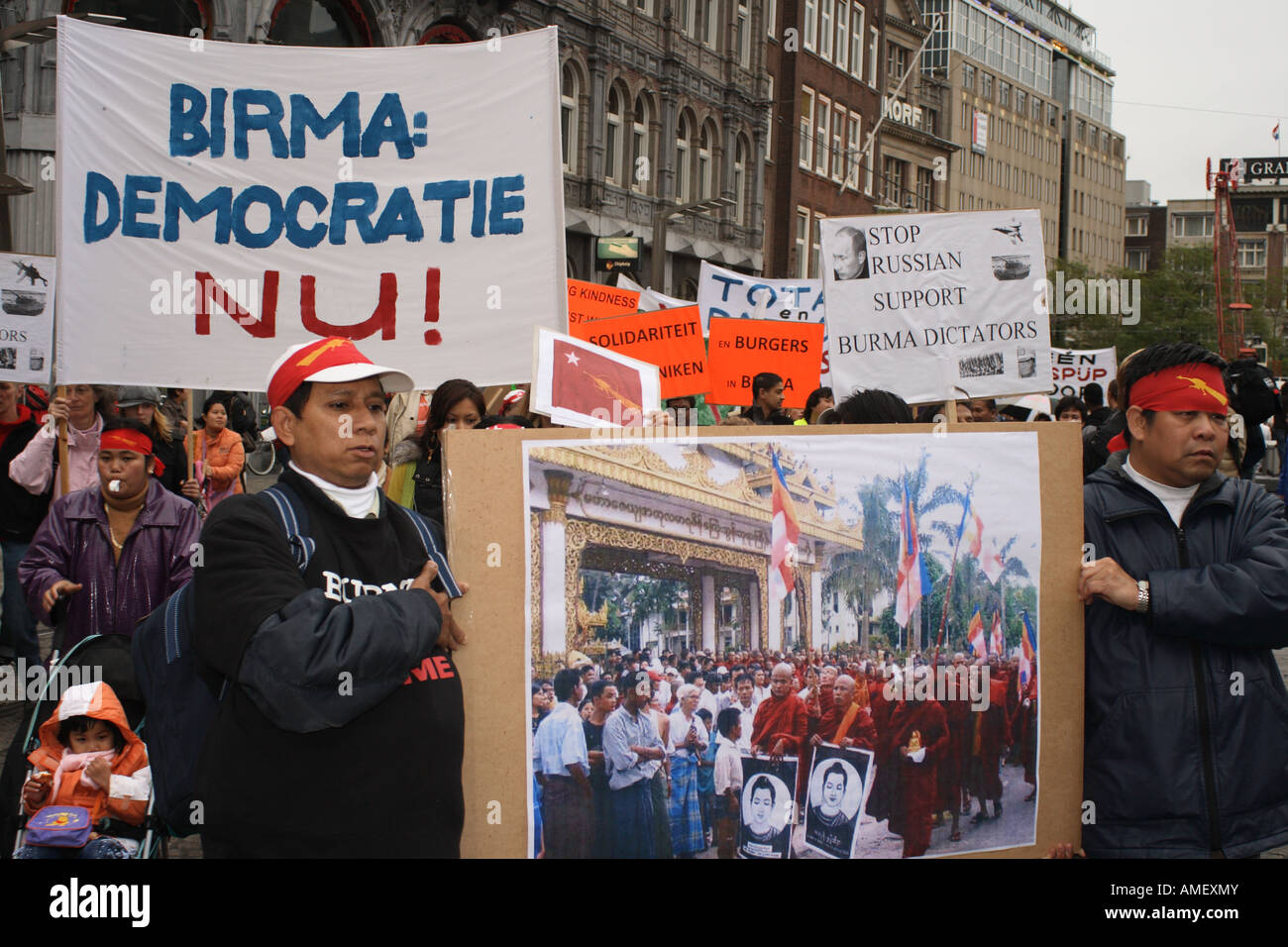 Burma protests hi-res stock photography and images - Alamy