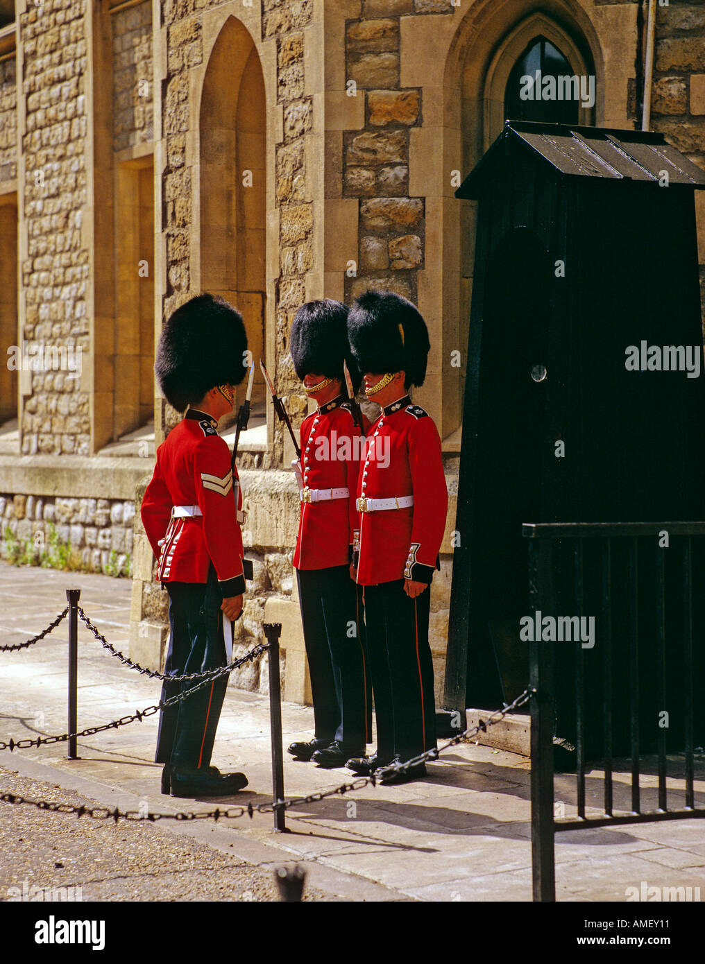 Guards at Tower of London England Stock Photo - Alamy