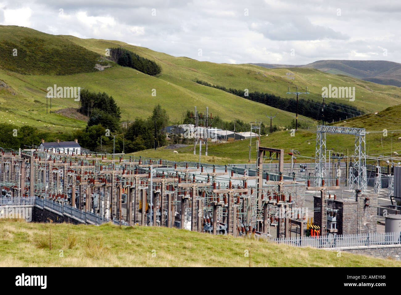 Electricity substation uk hi-res stock photography and images - Alamy