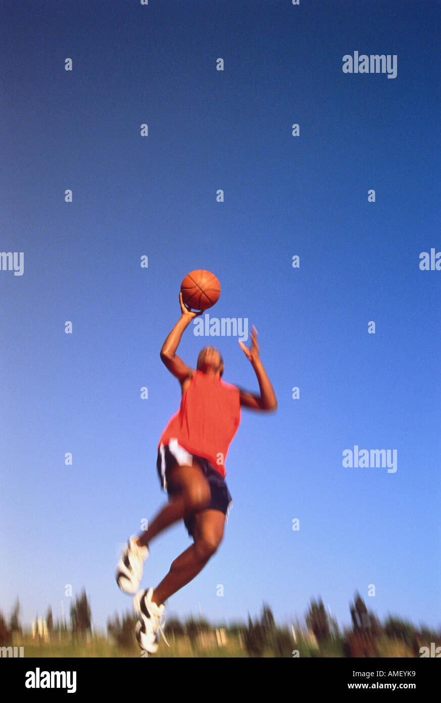 Black basketball player full body hi-res stock photography and images ...