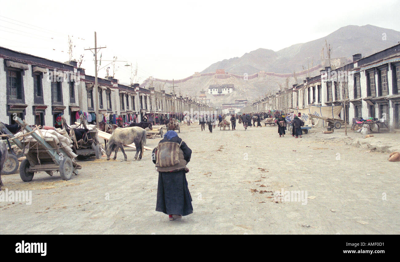 Tibet people and land Stock Photo - Alamy