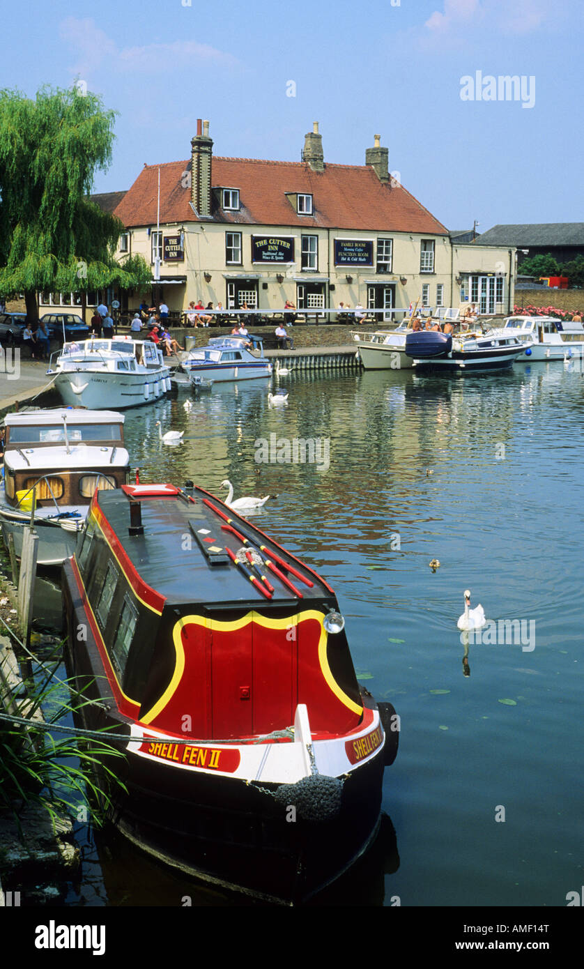 Riverside inn hi-res stock photography and images - Alamy