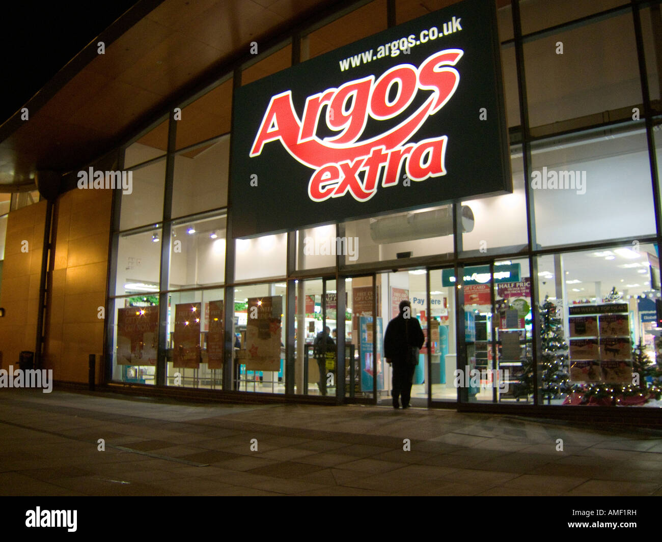 Shop on a retail park Stock Photo - Alamy