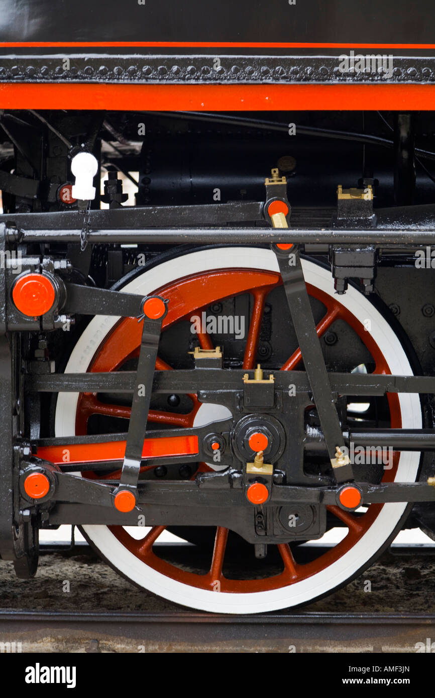 Loco drive train detail hi-res stock photography and images - Alamy