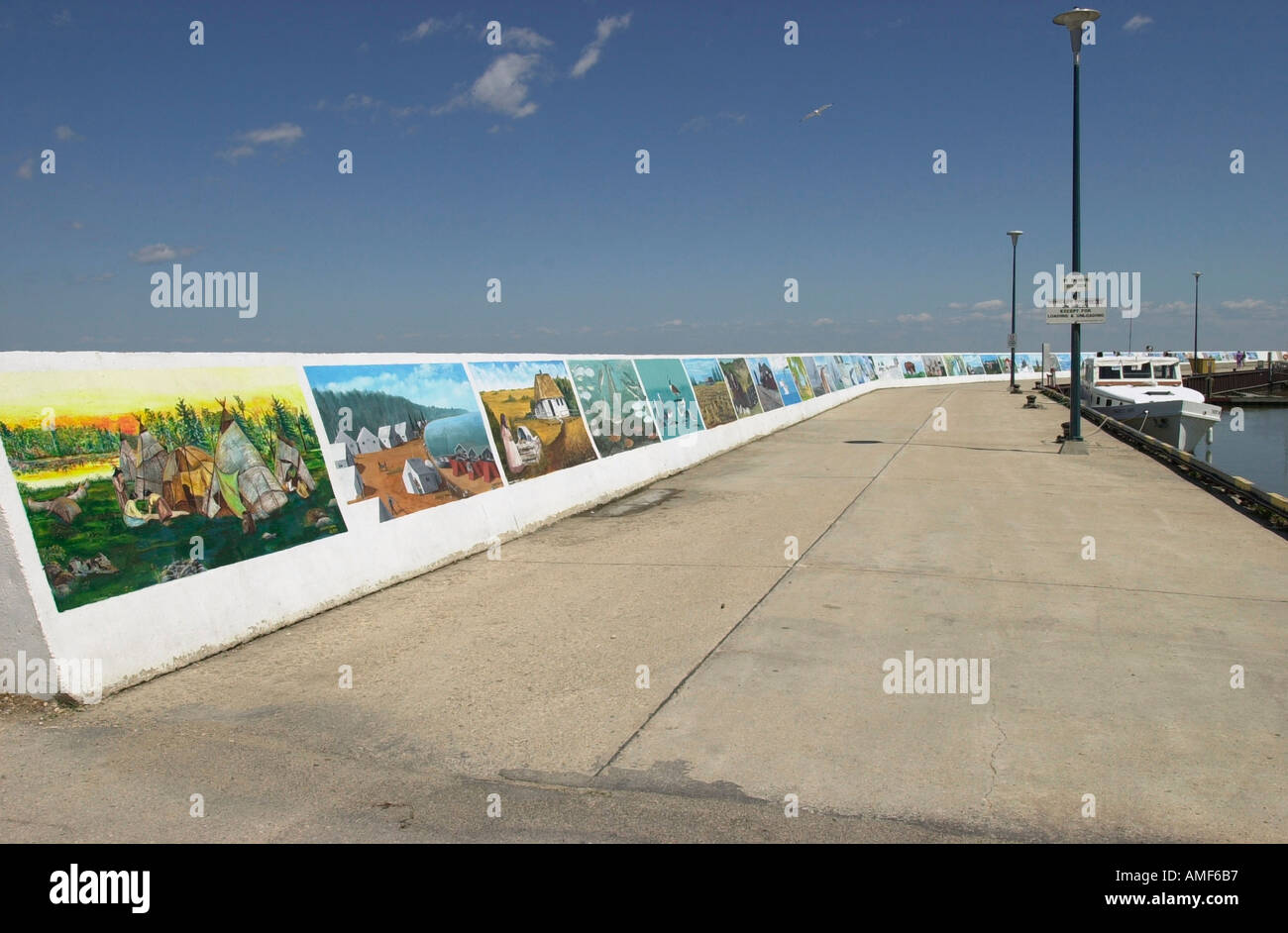 Harbour wall murals hi-res stock photography and images - Alamy