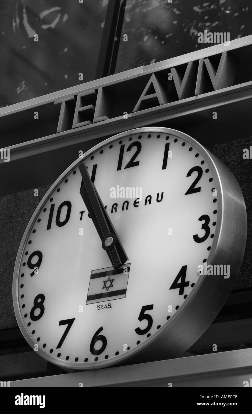 New york city clock Black and White Stock Photos & Images - Alamy