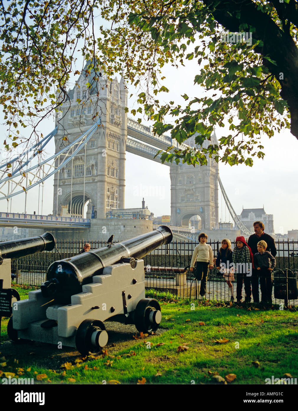 Tower Bridge and Guns Tower of London England Stock Photo - Alamy