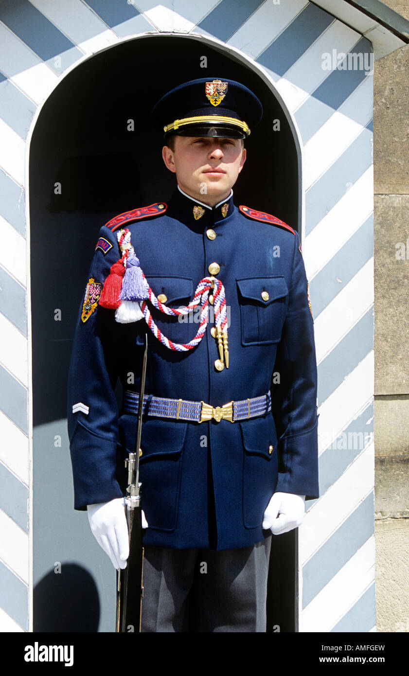 Army sentry guard hi-res stock photography and images - Alamy