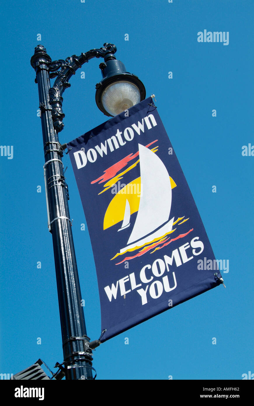 Street sign stating Downtown Welcomes You Stock Photo - Alamy