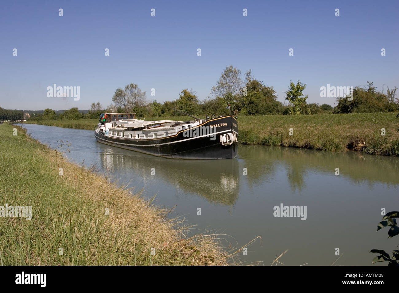 Barge on Canal Lateral a la Loire France Stock Photo - Alamy