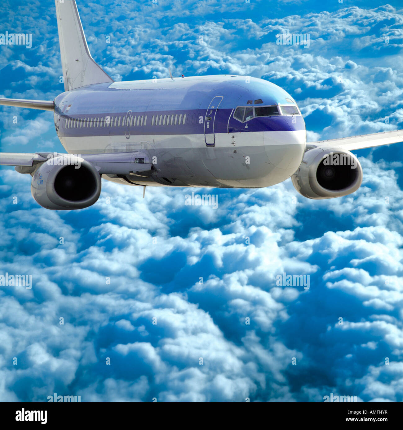 Passenger airliner flying hi-res stock photography and images - Alamy