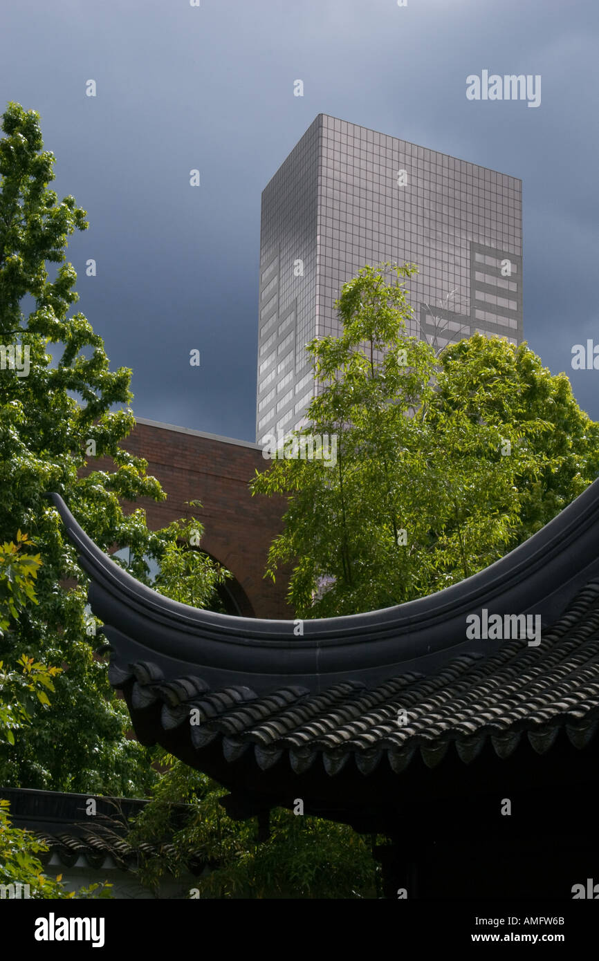 Curved Glass Pavilion Stock Photos & Curved Glass Pavilion Stock Images ...