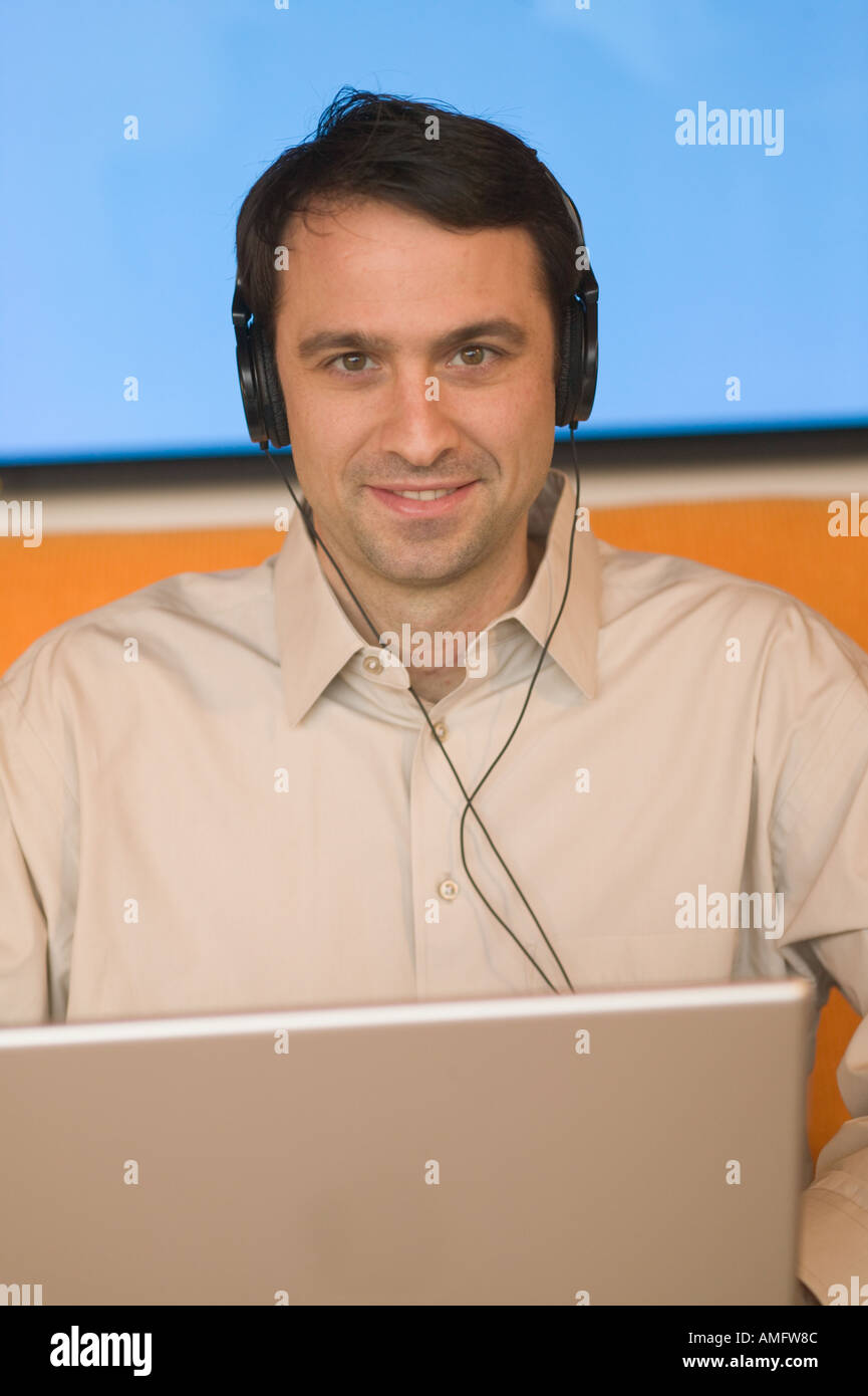 Widescreen laptop hi-res stock photography and images - Alamy