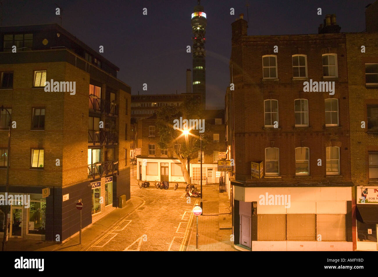 London street at night Stock Photo - Alamy
