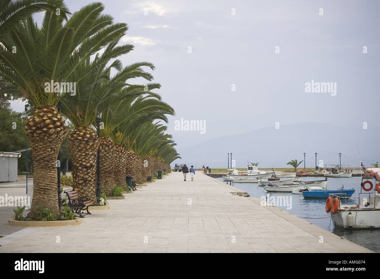 Relatively calm beach hi-res stock photography and images - Alamy