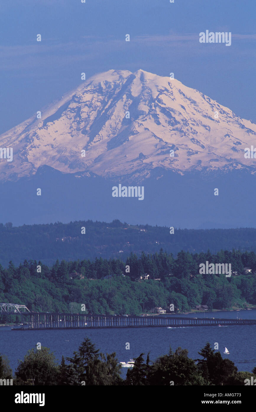 Bellevue washington mountain hi-res stock photography and images - Alamy