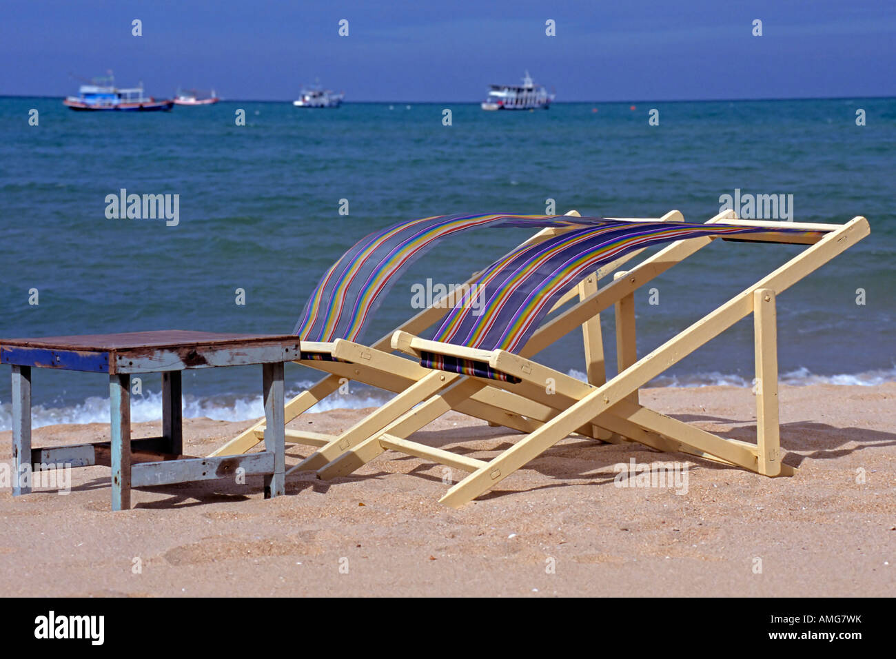 Pattaya ferry hi-res stock photography and images - Alamy