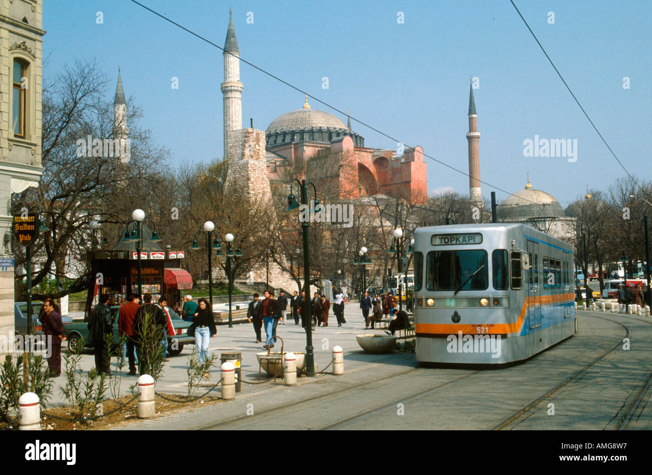 Türkei, Istanbul, Strassenbahn in der Divan-Yolu, im Hintergrund die ...