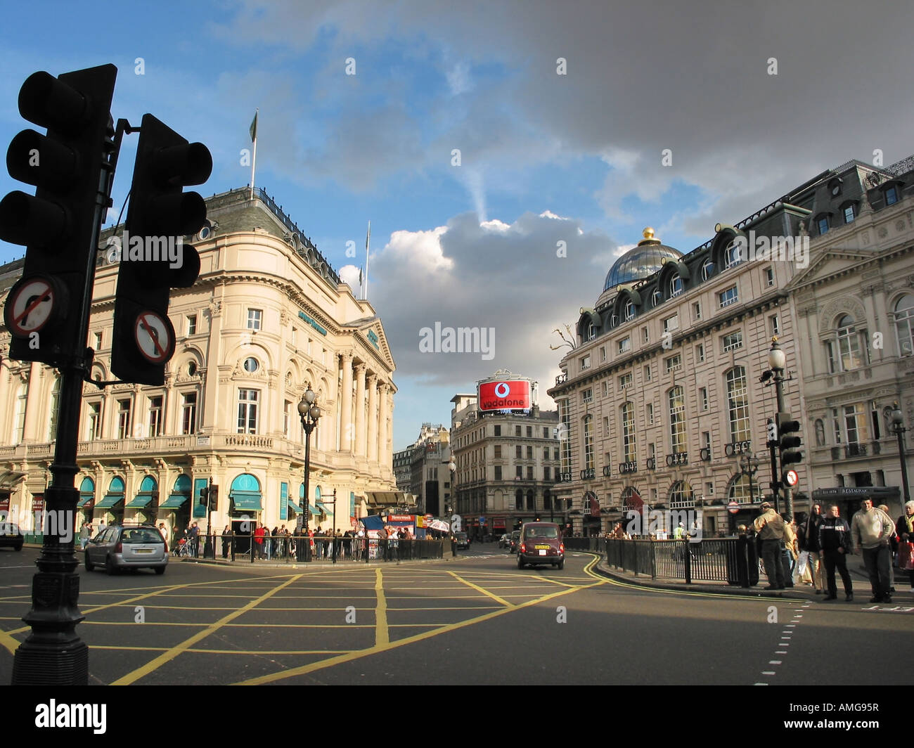 Victorian piccadilly london street hi-res stock photography and images ...
