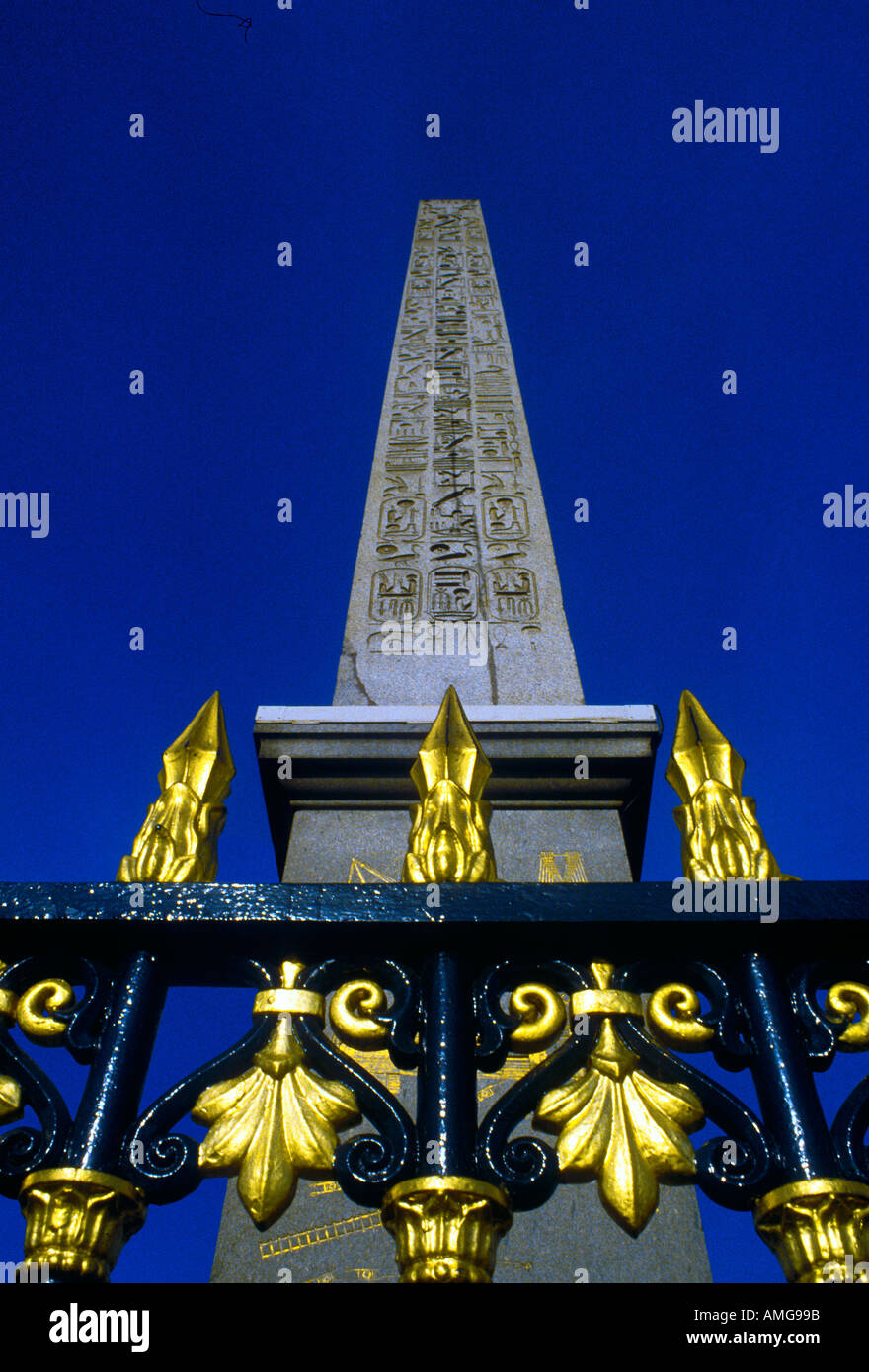 OBELISK PLACE DE LA CONCORDE PARIS FRANCE Stock Photo - Alamy