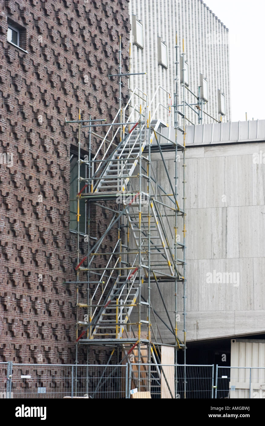 Construction scaffolding side building hi-res stock photography and ...