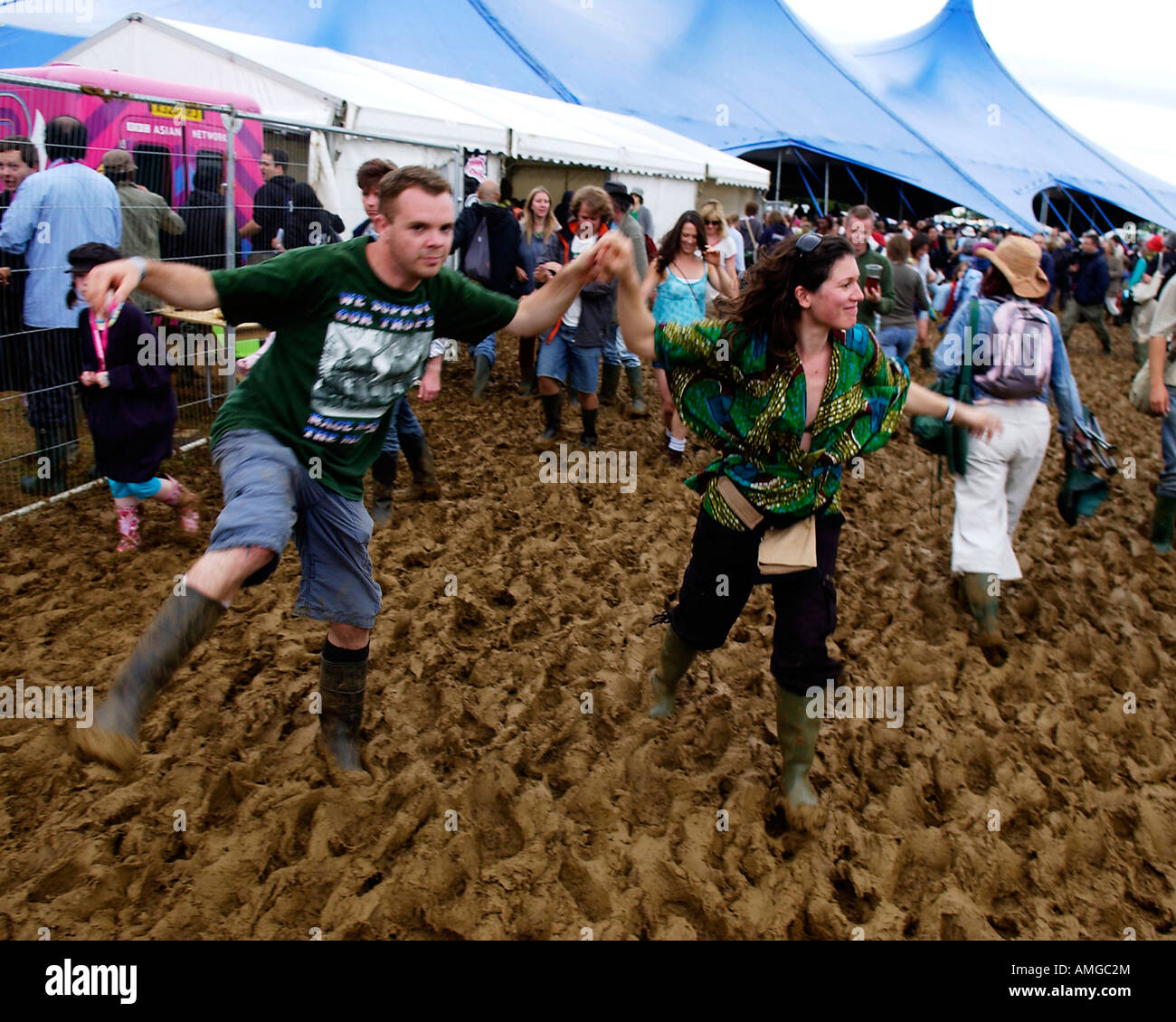 pic martin phelps 26 07 07 reporter gordon womad festival charlton park ...