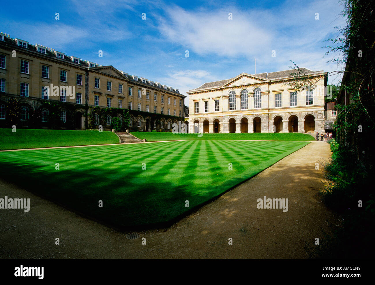 Worcester College Oxford Front Quad, Library and medieval cottages ...