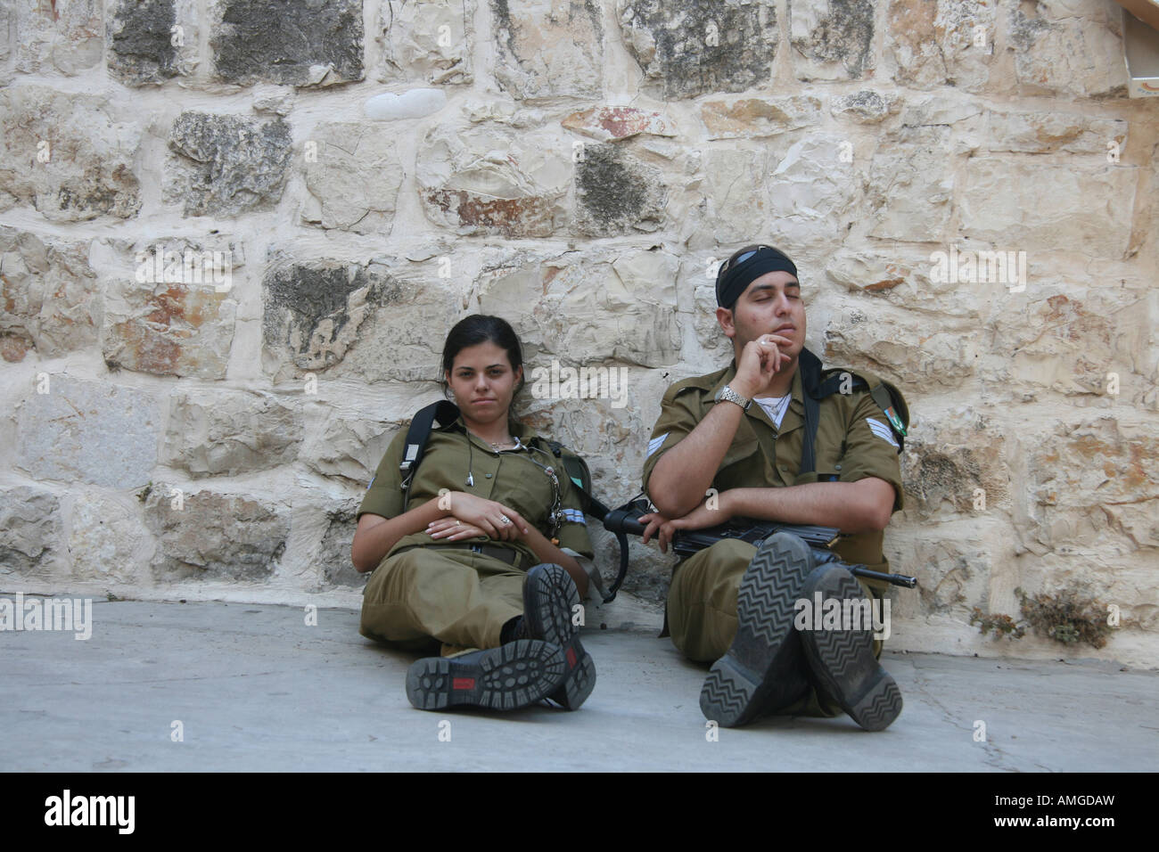 Israeli women soldiers hi-res stock photography and images - Alamy